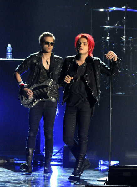 101 Things you need to know about MCR’s ‘Conventional Weapons’ – Apanache